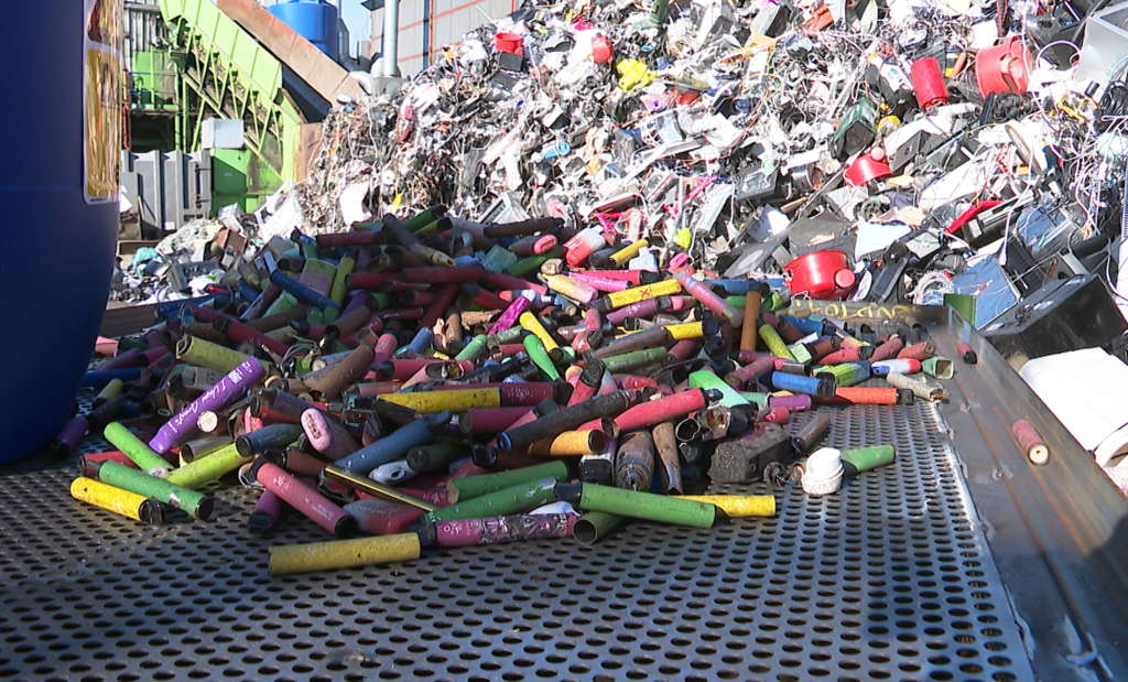 Disposable Vape Batteries: Understanding the Environmental Risks ...